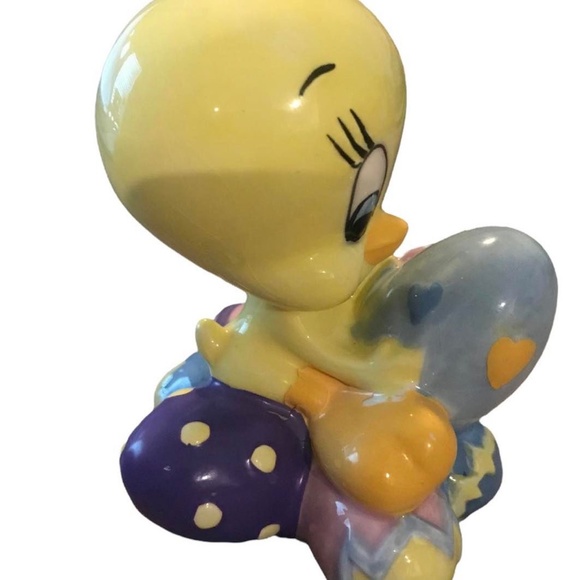 Warner Bros. | Art | Vintage 987 Tweety Bird Painting Easter Eggs ...